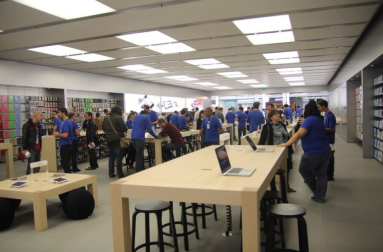 Dijon : il ravage l'Apple Store armé d'une boule de pétanque - AppSystem